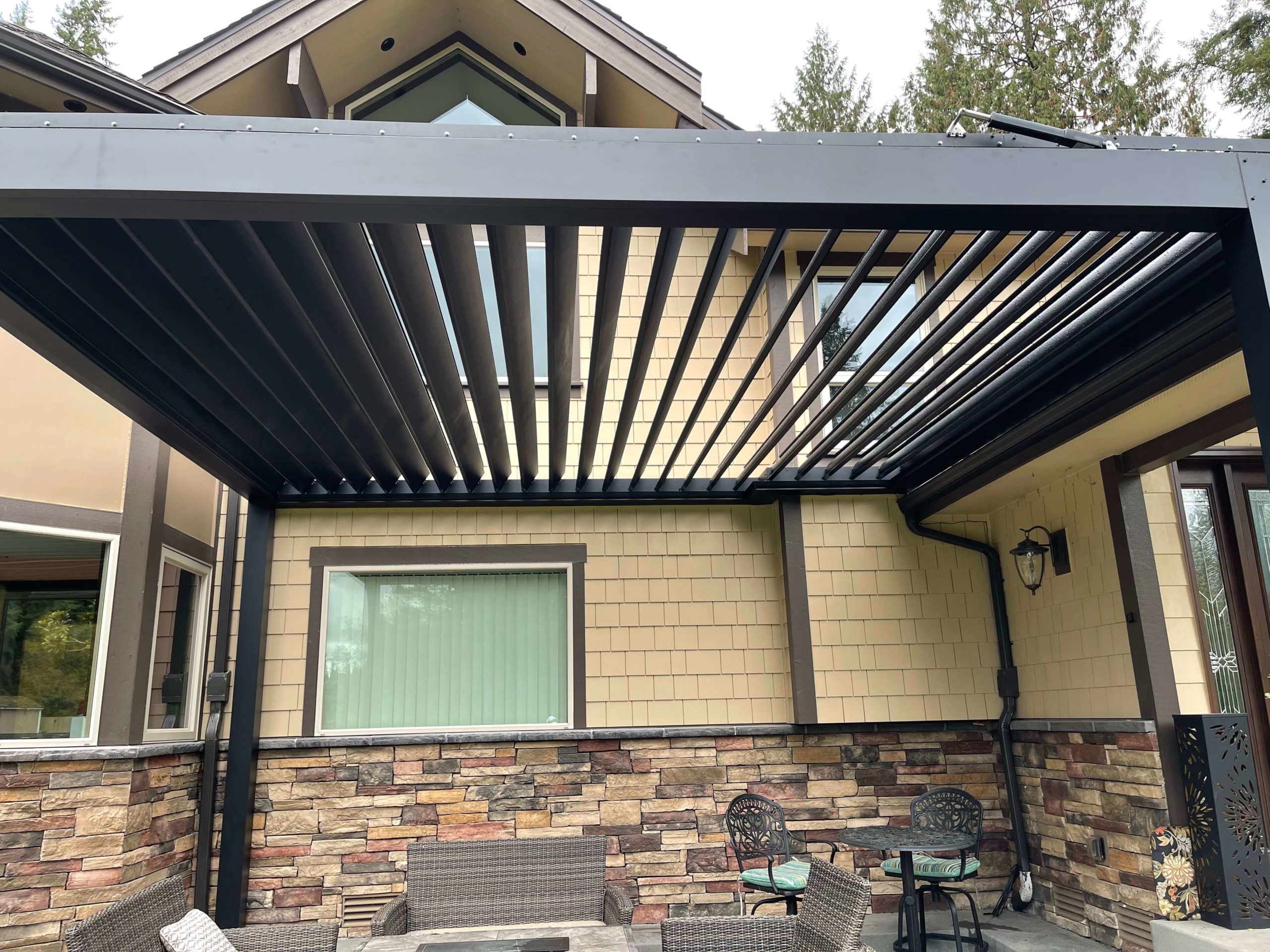 Louvered Pergola Seattle | Star Construction WA